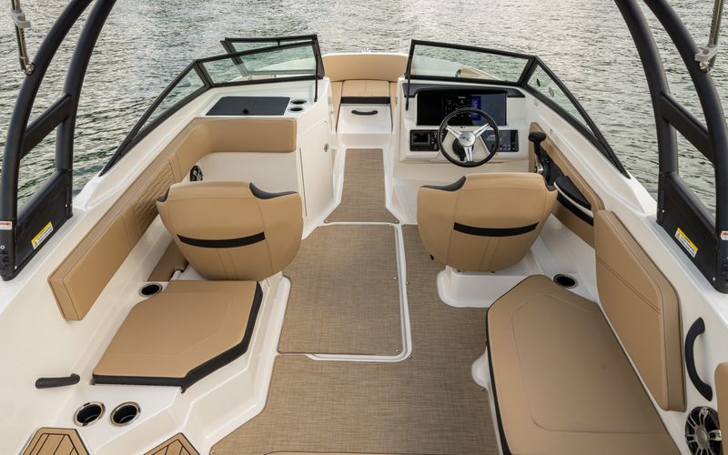 Sea Ray SPX 210 Wakeboard Sportboote bei Sea Ray Berlin