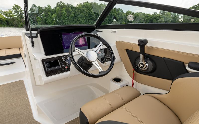 Sea Ray SPX 210 Wakeboard Sportboote bei Sea Ray Berlin