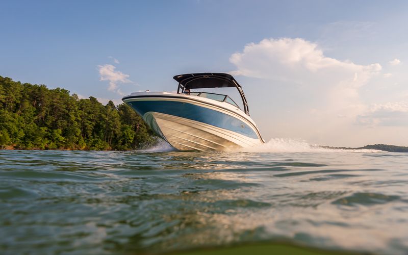 Sea Ray SPX 210 Wakeboard Sportboote bei Sea Ray Berlin