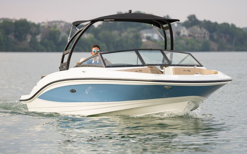 Sea Ray SPX 210 Wakeboard Sportboote bei Sea Ray Berlin